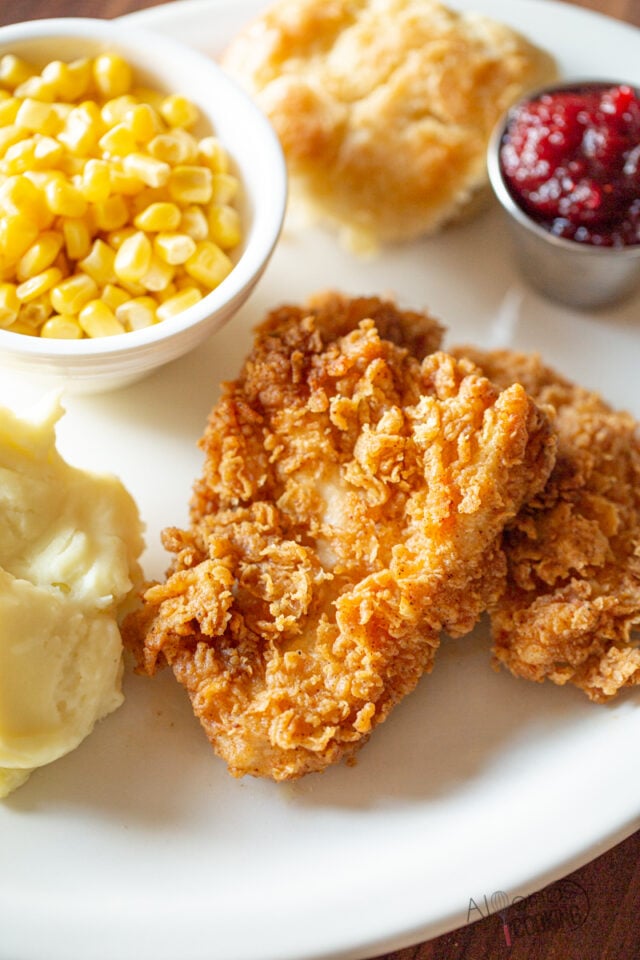 Country Fried Chicken Recipe with Gravy (99 Copycat)