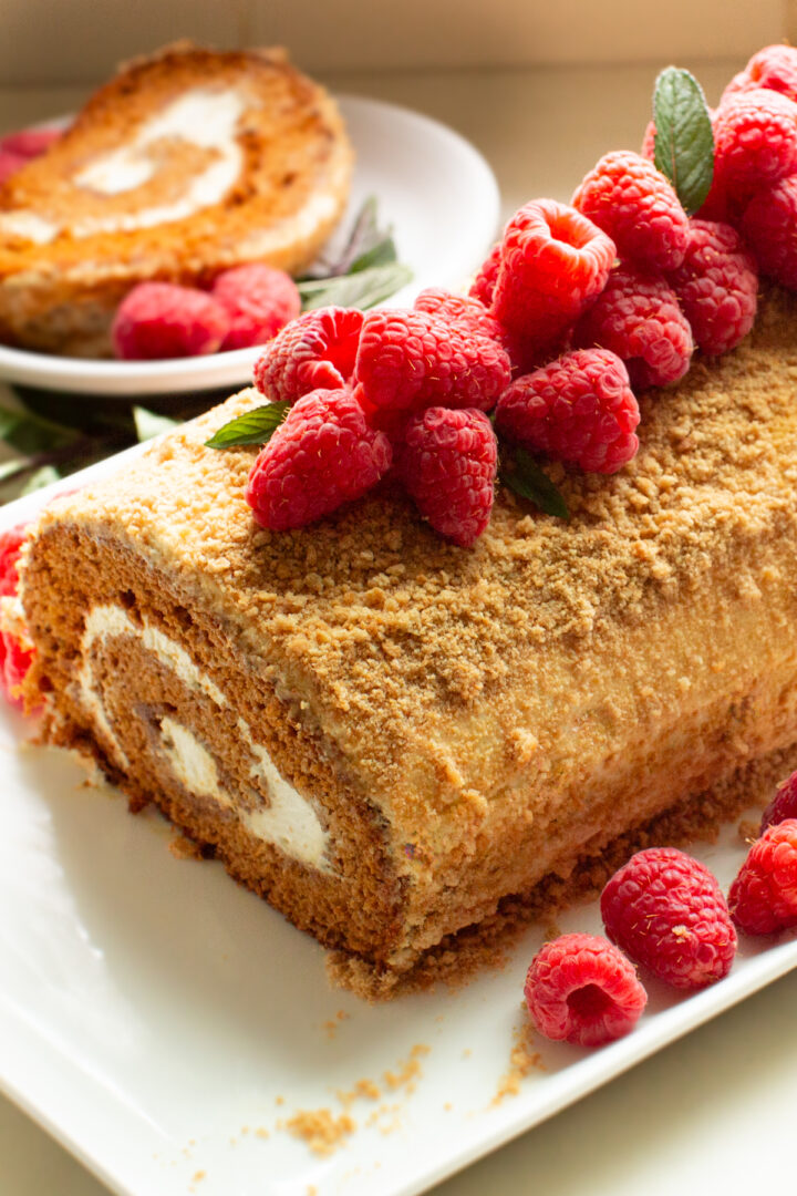EASY Simple Honey Cake Rolls with Sour Cream Frosting (Medovik Roll ...